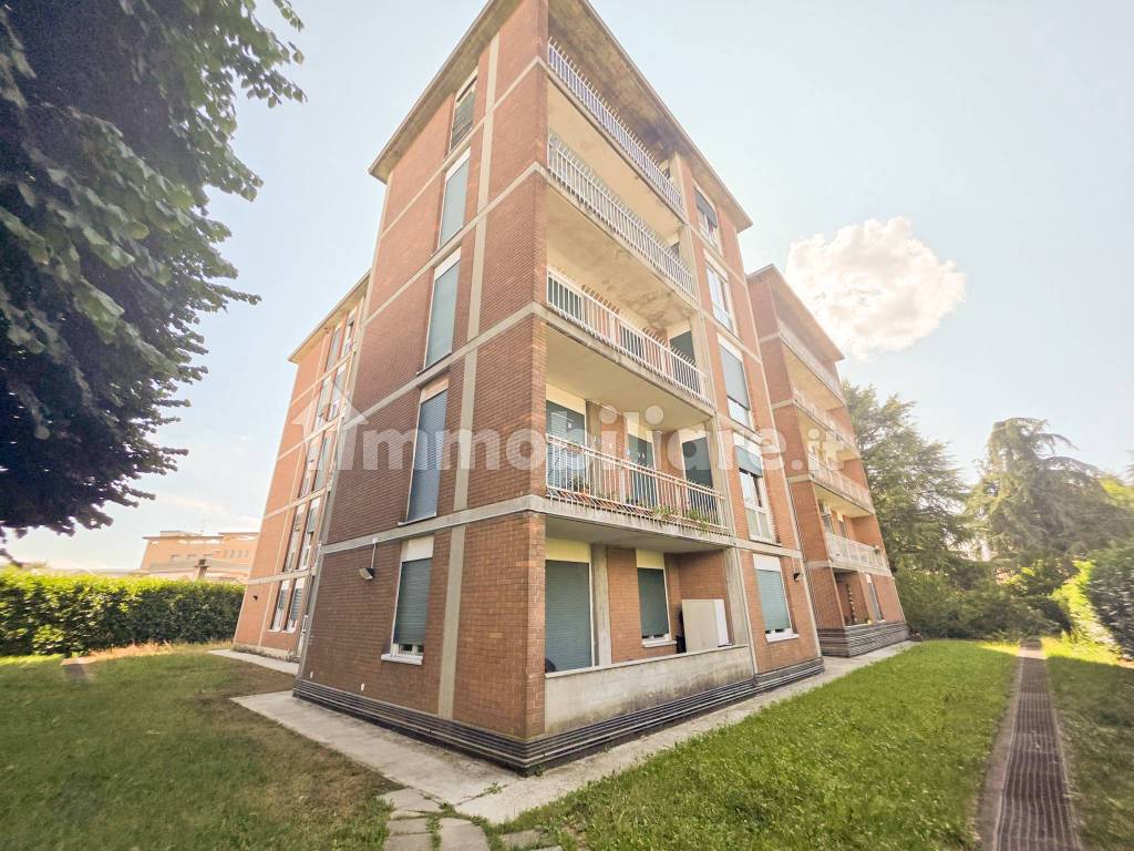 Vendita Appartamento Renate. Trilocale in via Roma 44. Buono stato ...