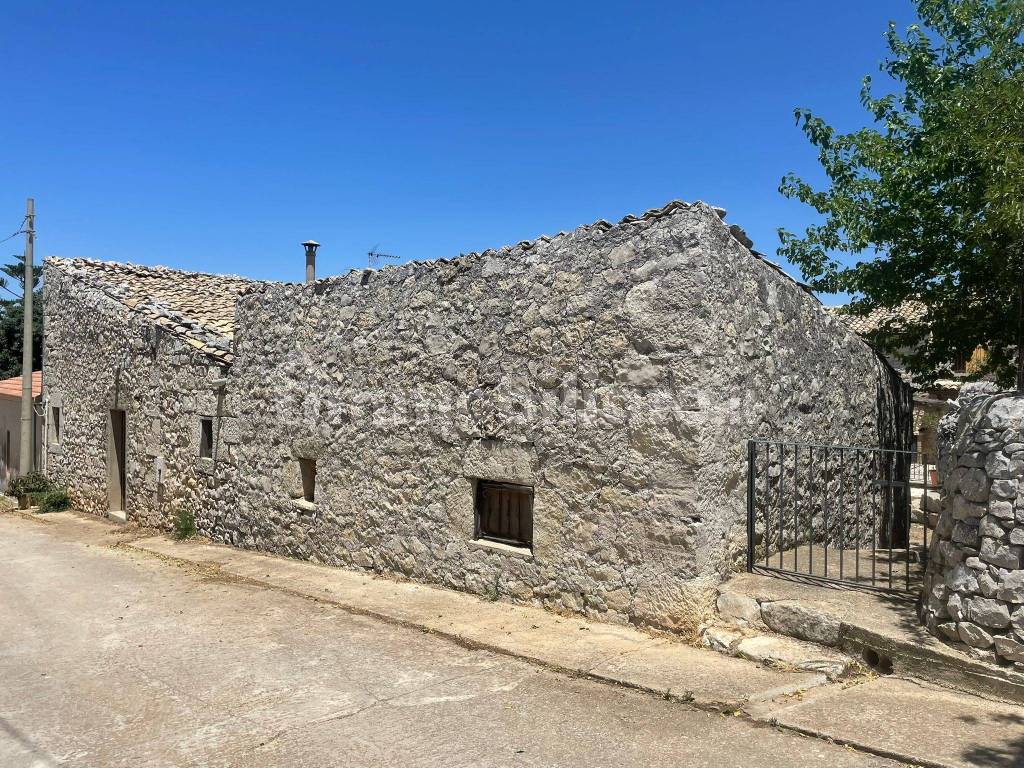 Vendita Terratetto unifamiliare in Contrada Tribastone Ragusa. Da ...
