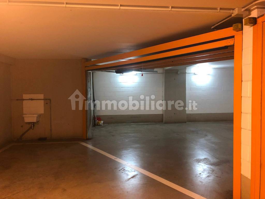 Garage - Box via Emanuele Ferro, Genova, Rif. 121948554 - Immobiliare.it