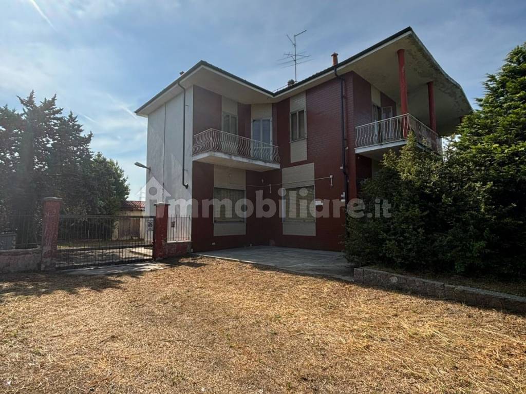 Vendita Terratetto unifamiliare in Strada Provinciale Cameri Cameri. Da ...