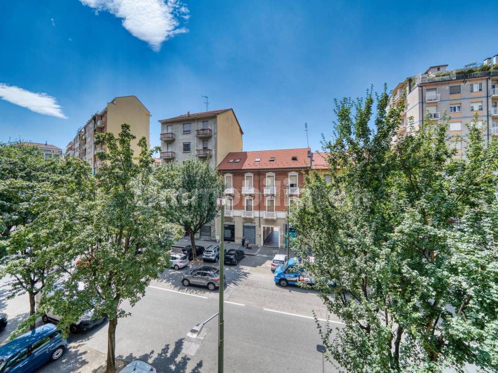 Vendita Appartamento Torino. Trilocale in via Borgaro 84. Ottimo stato ...