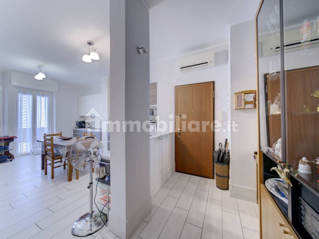 Vendita Appartamento Torino. Trilocale in via Borgaro 84. Ottimo stato ...