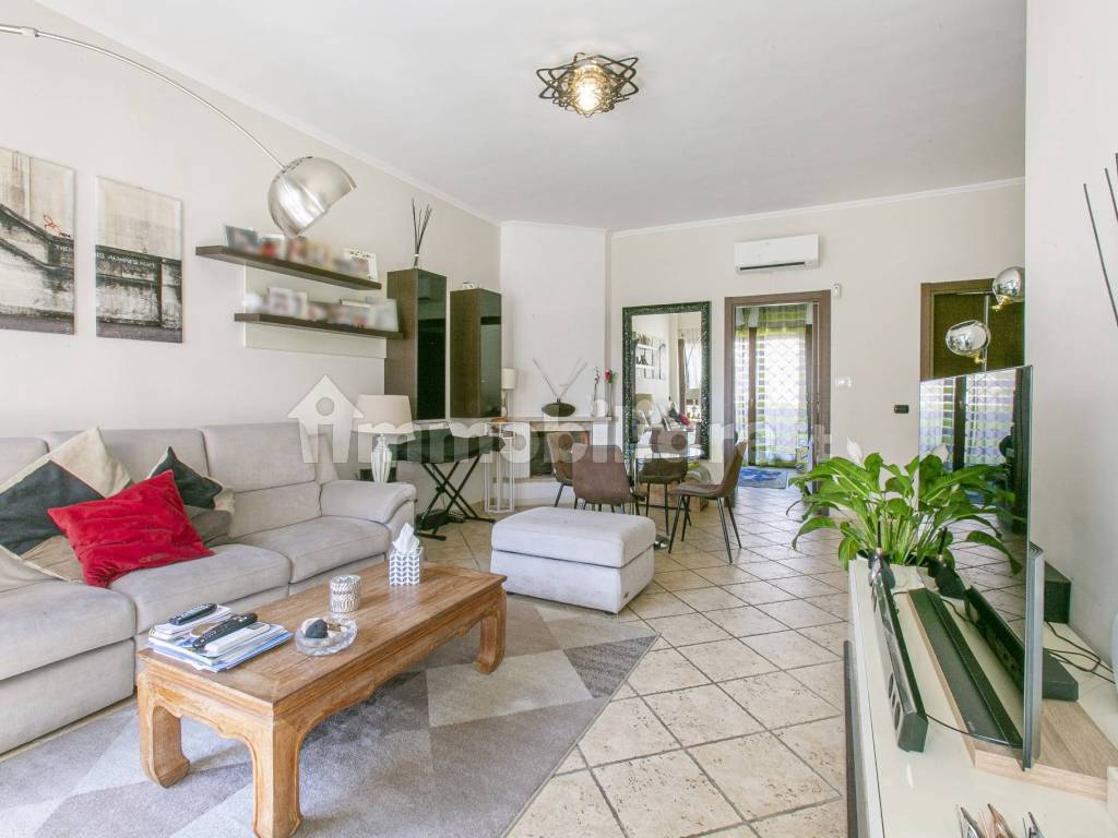 Vendita Villa a schiera in via Pietro Valcavi 34 Roma. Ottimo stato ...