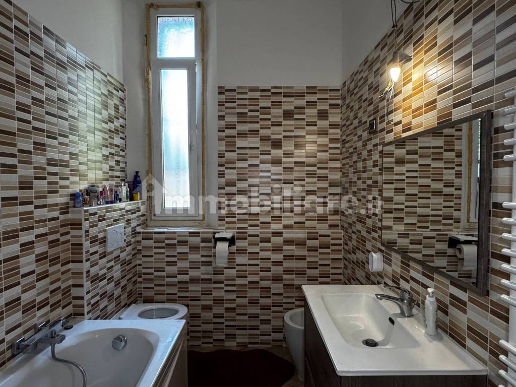 Vendita Appartamento in Strada Angelica 12. Parma. Buono stato, piano ...