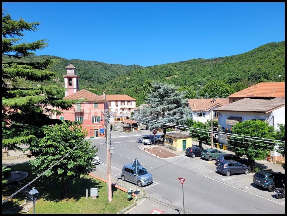 Vendita Appartamento in piazza Gaggino 2. Pontinvrea. Buono stato, secondo piano, riscaldamento ...