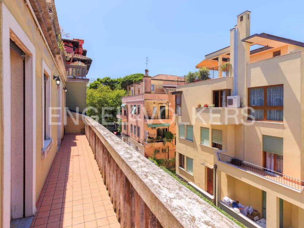 Affitto Appartamento Venezia. Quadrilocale in via Famagosta. Ottimo ...
