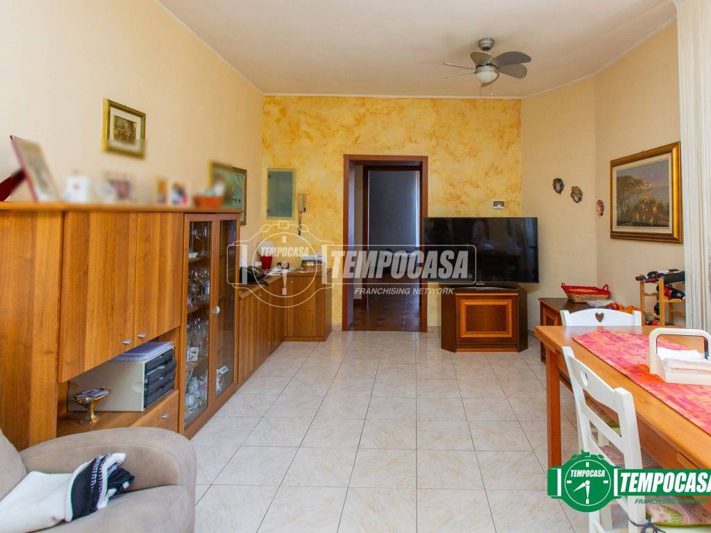 Vendita Appartamento Busto Arsizio. Quadrilocale in via Carlo Turati 2 ...