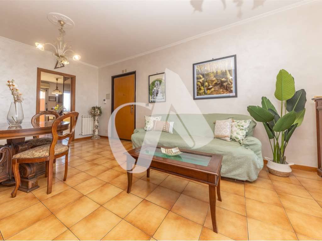 Vendita Appartamento Roma. Trilocale in via Filoteo Alberini, 81. Buono ...
