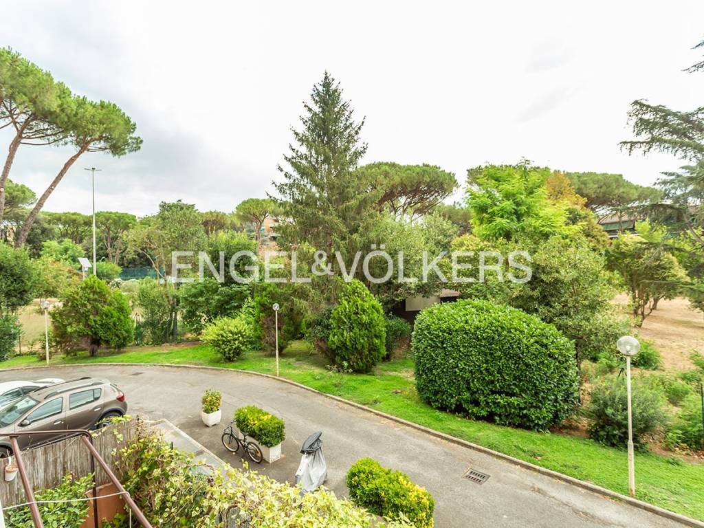 Vendita Appartamento Roma. Trilocale in via Marino Ghetaldi. Buono ...