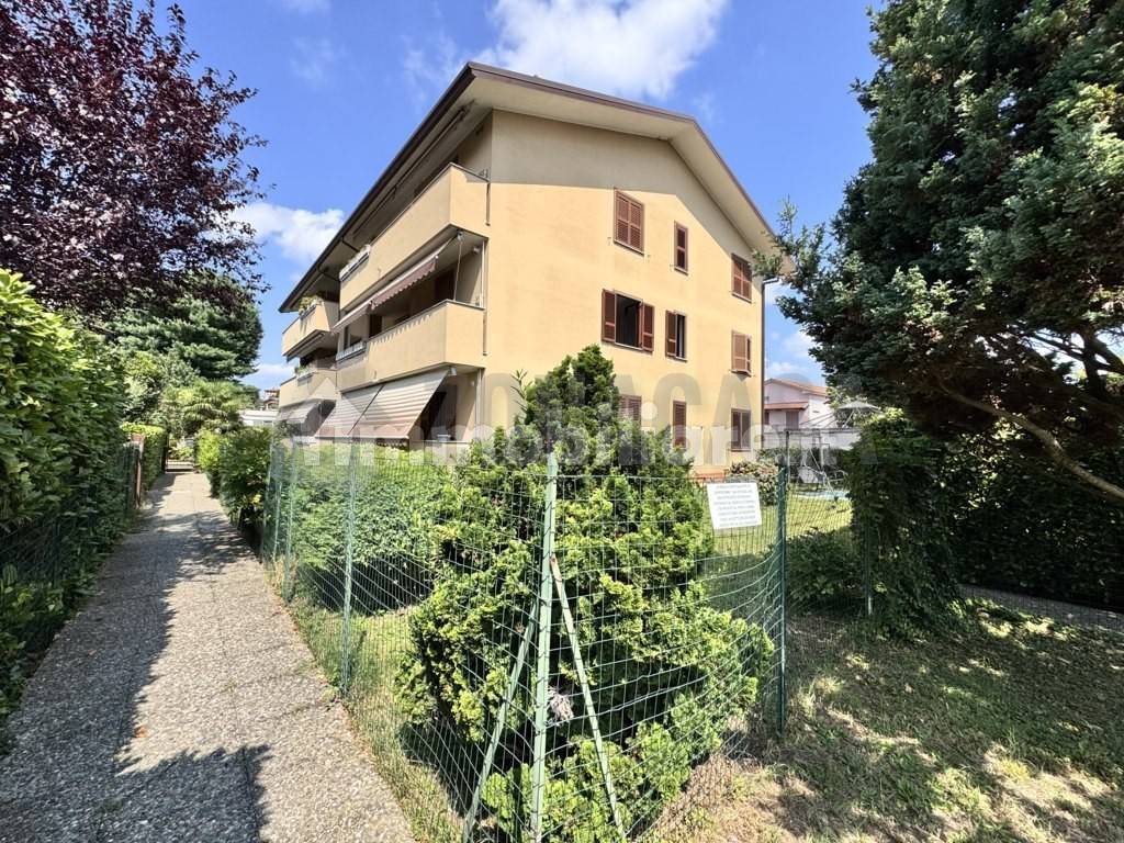 Vendita Appartamento Jerago con Orago. Quadrilocale in via Monte Nero ...