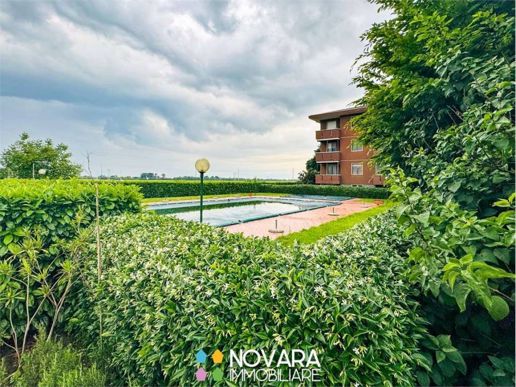 Vendita Appartamento Cameri. Trilocale in strada Privata Oasi, 7. Buono ...