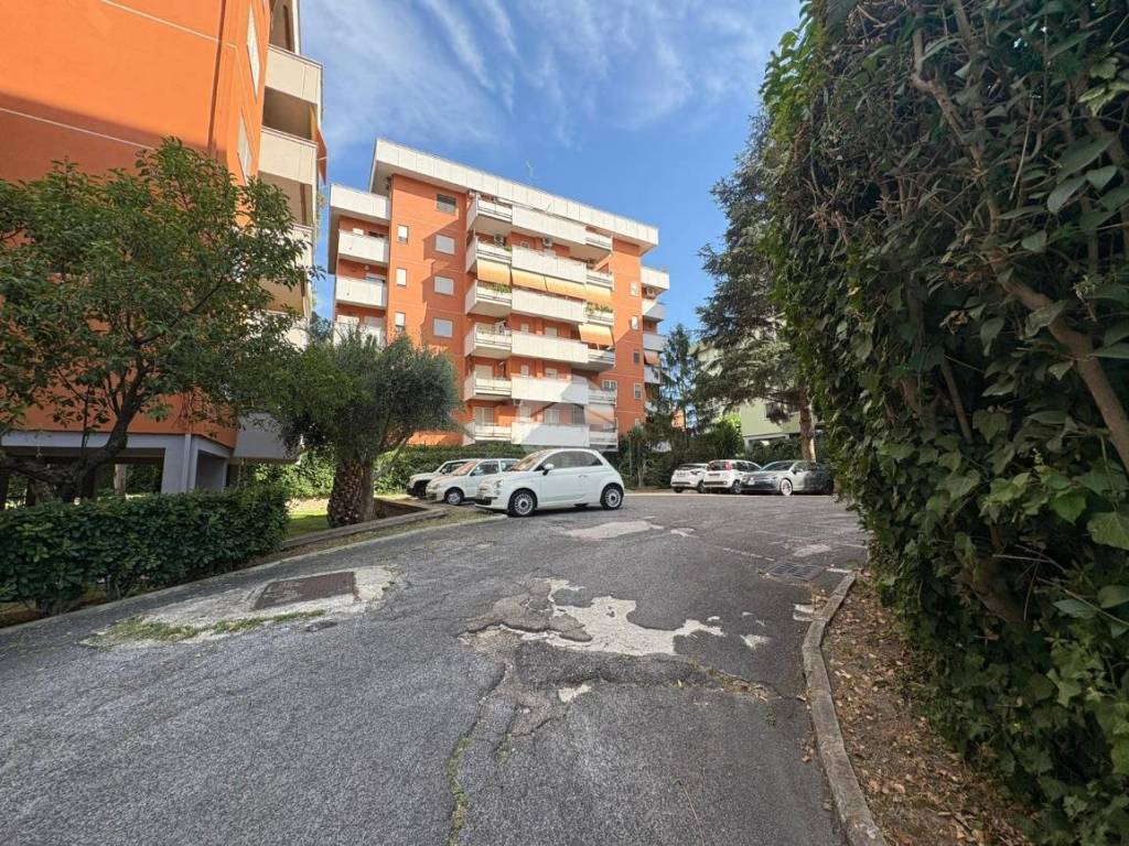 Vendita Appartamento Roma. Bilocale in via Fiume Giallo. Ottimo stato ...