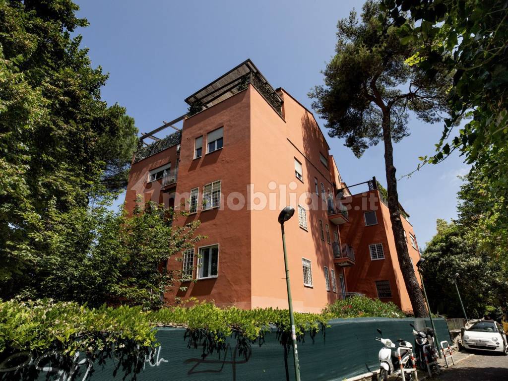 Vendita Appartamento in via Agostino Bassi. Roma. Buono stato, piano ...