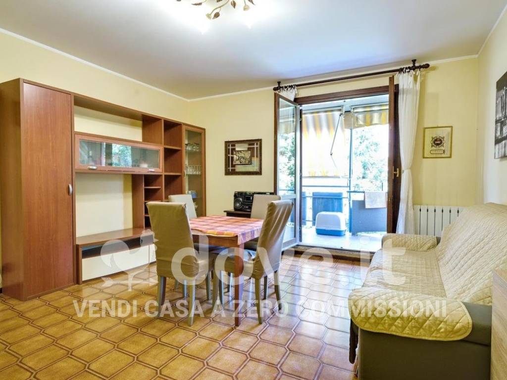 Vendita Appartamento Tradate. Trilocale in via Bainsizza 18. Buono ...