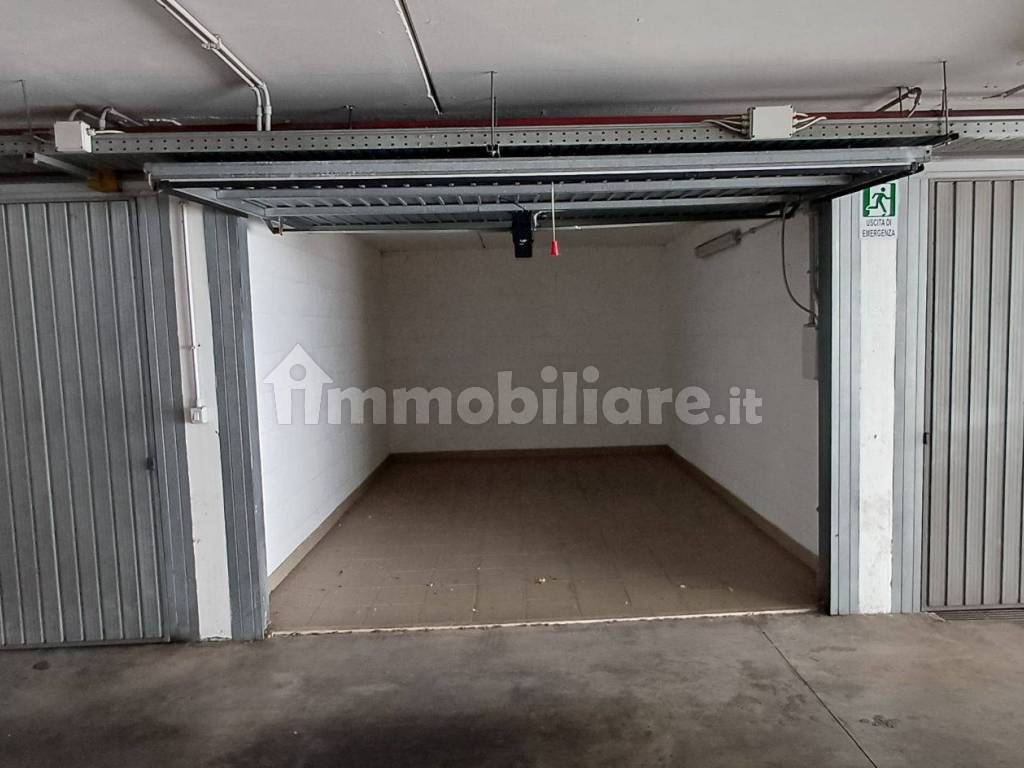 Garage - Box via Roberto Ago 26, Roma, Rif. 122164286 - Immobiliare.it