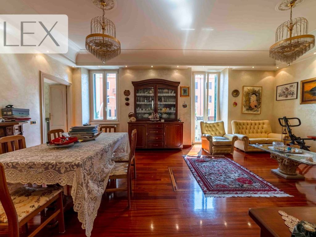 Vendita Appartamento in piazza Tuscolo. Roma. Buono stato, secondo ...