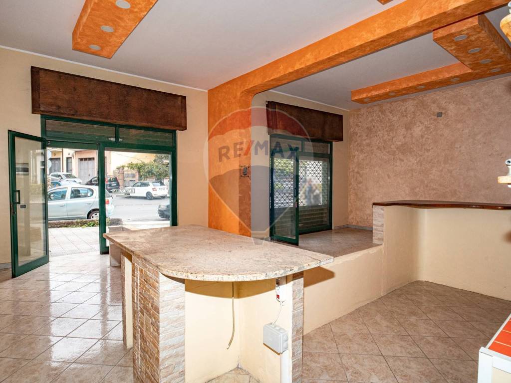 Locale commerciale via Santa Maria di Licodia 47, Belpasso, Rif ...