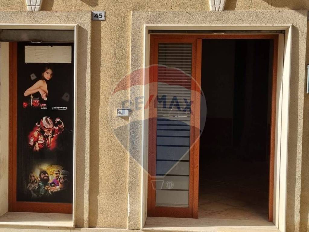 Locale commerciale via Francesco Croce 45/47, Capaci, Rif. 122219690 ...
