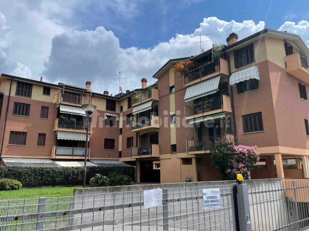 Garage - Box via Adria 19, Meda, Rif. 122239274 - Immobiliare.it