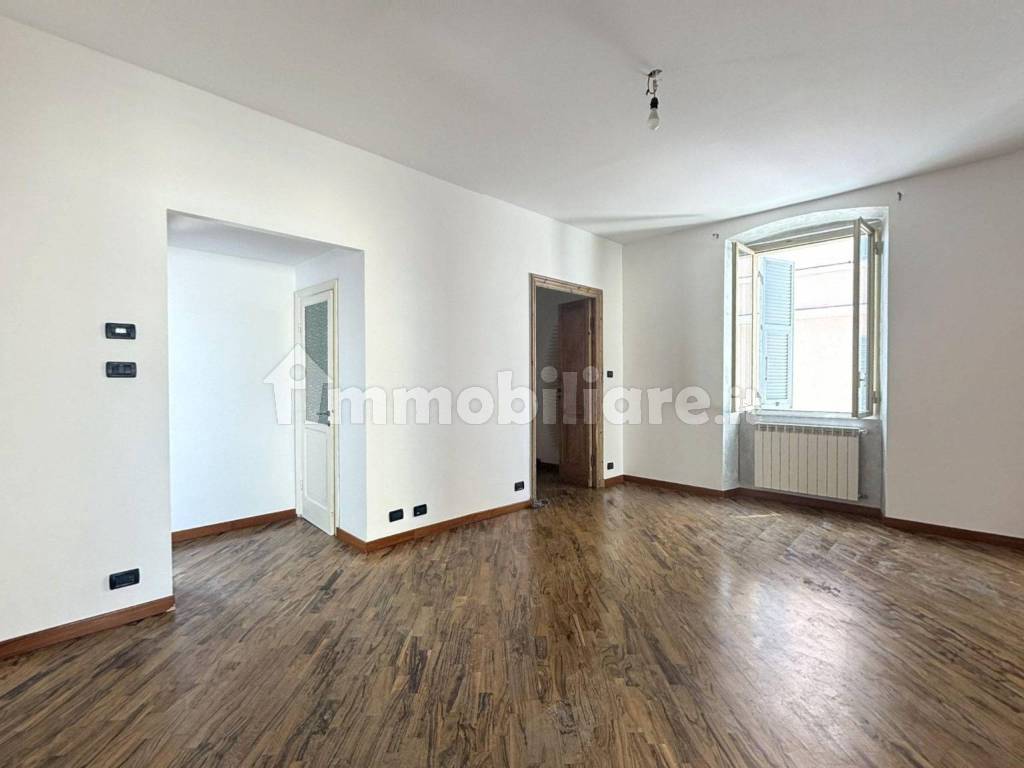 Vendita Appartamento Genova. Trilocale in via Ottava Società Case ...