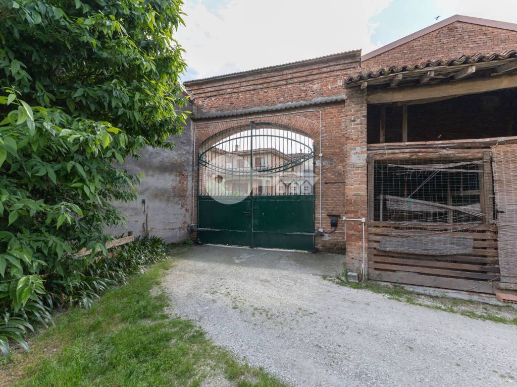 Vendita Terratetto unifamiliare in via Alessandro Manzoni Seniga. Buono ...
