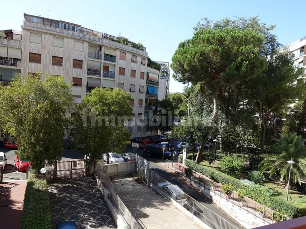 Affitto Appartamento in via Paola Falconieri 45E. Roma. Ottimo stato ...
