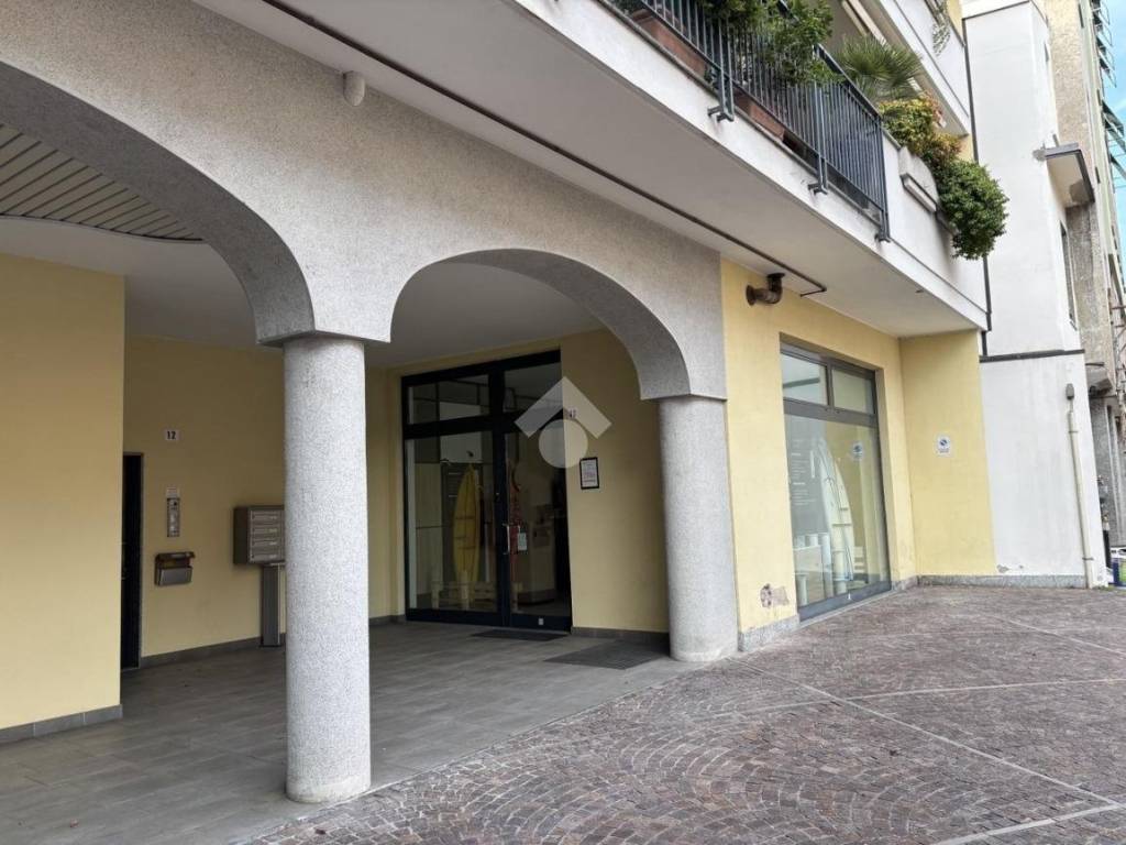 Locale commerciale via dei Disciplini 10, Legnano, Rif. 122258082 ...