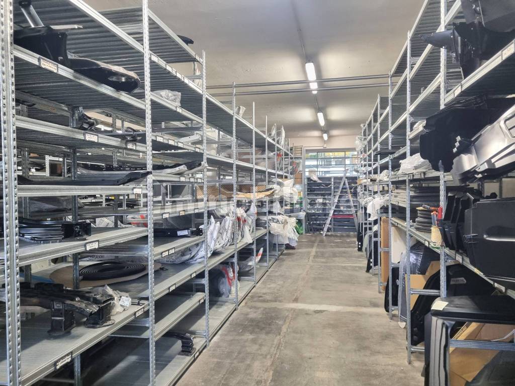 Magazzino - Deposito via Milziade Tirandi, Brescia, Rif. 122258646 ...