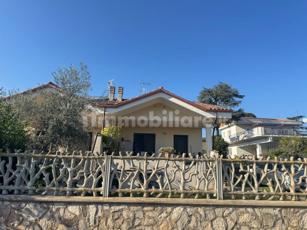 Sale Two-family villa in via della Caffarella Ardea. Good condition ...