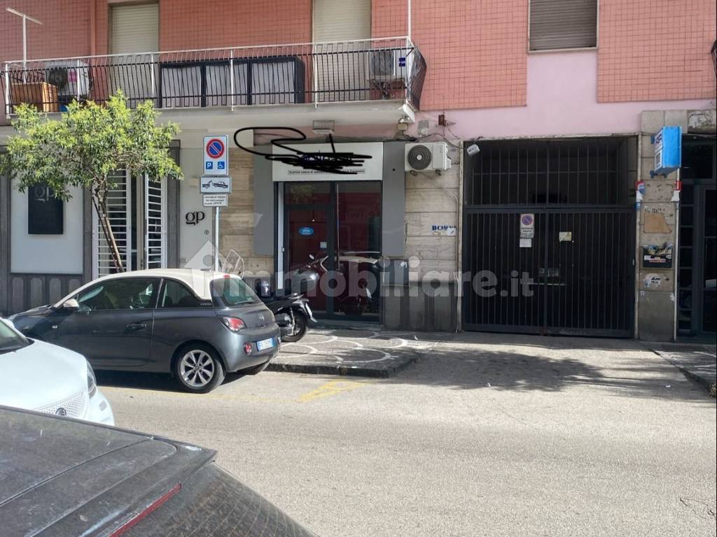 Locale commerciale via Pio XII 10, Casoria, Rif. 122314504 - Immobiliare.it