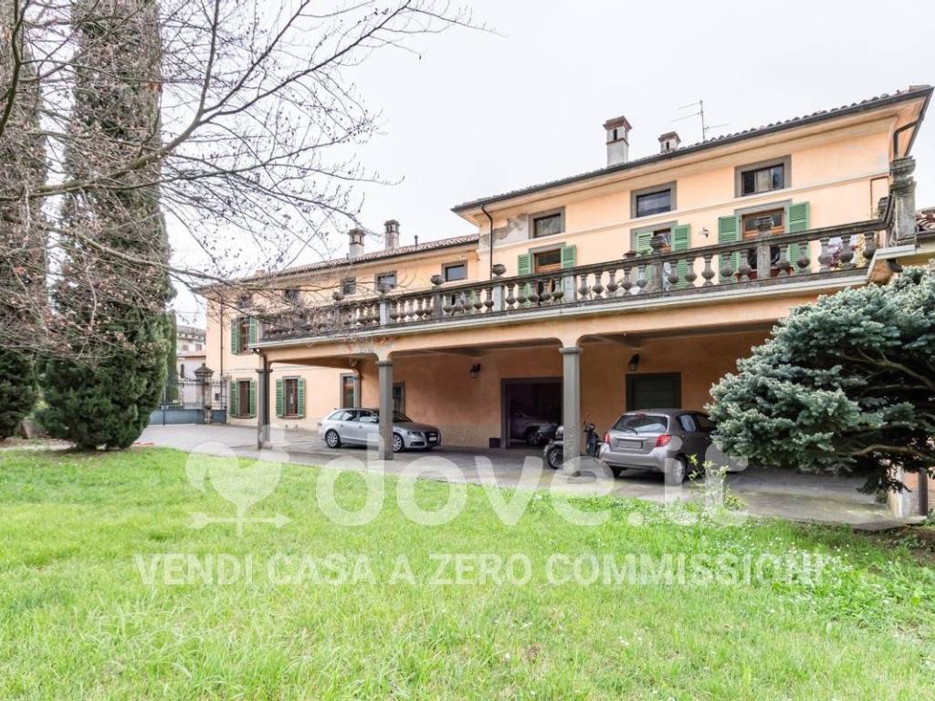 Vendita Villa unifamiliare Villongo. Buono stato, posto auto, con ...