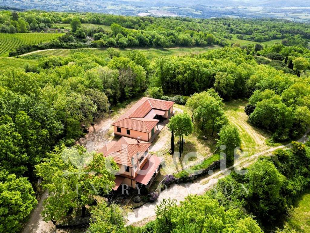Vendita Rustico in Strada Provinciale Peruzzo snc Roccastrada. Buono ...