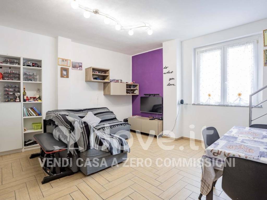 Vendita Appartamento Cunardo. Trilocale in via Roma 44. Buono stato ...