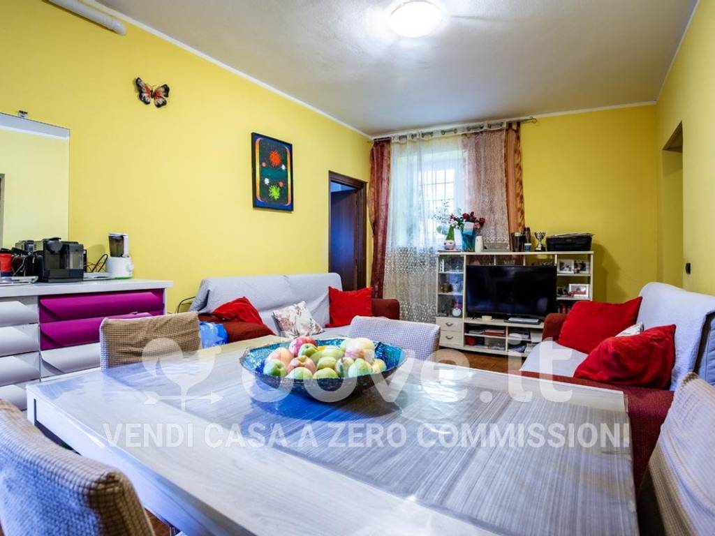 Vendita Appartamento Busto Arsizio. Trilocale in via San Carlo 3. Buono ...