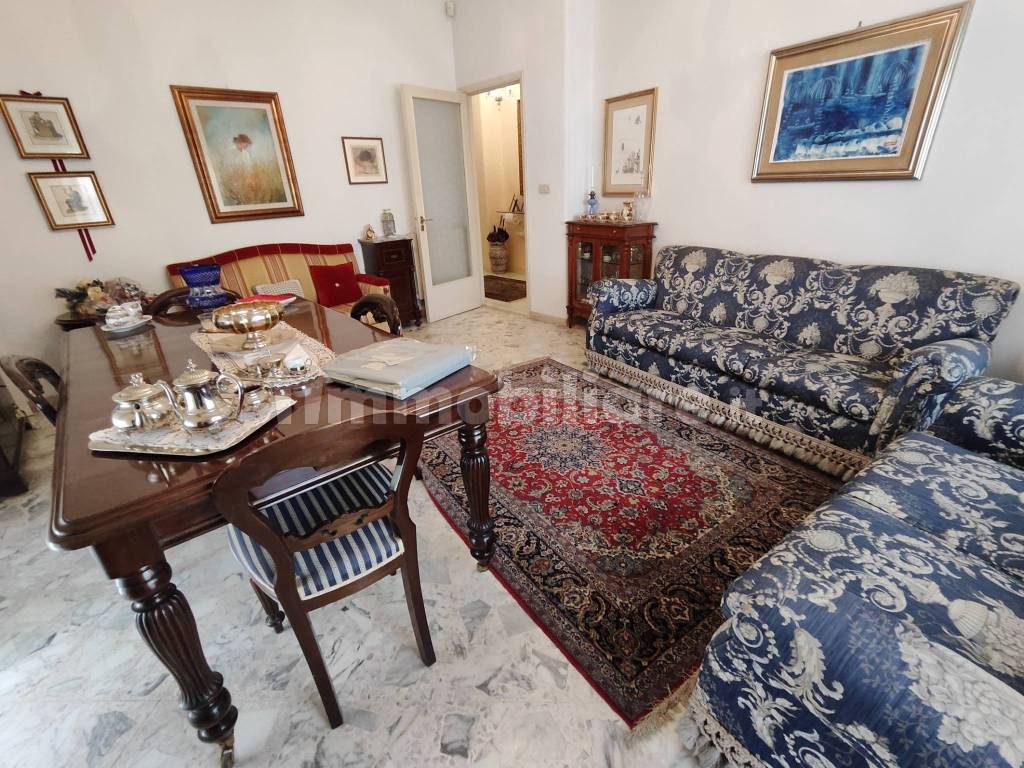 Vendita Appartamento in via Vittorio Emanuele Orlando. Catania. Buono ...