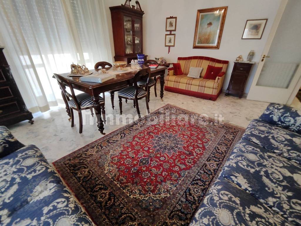 Vendita Appartamento in via Vittorio Emanuele Orlando. Catania. Buono ...