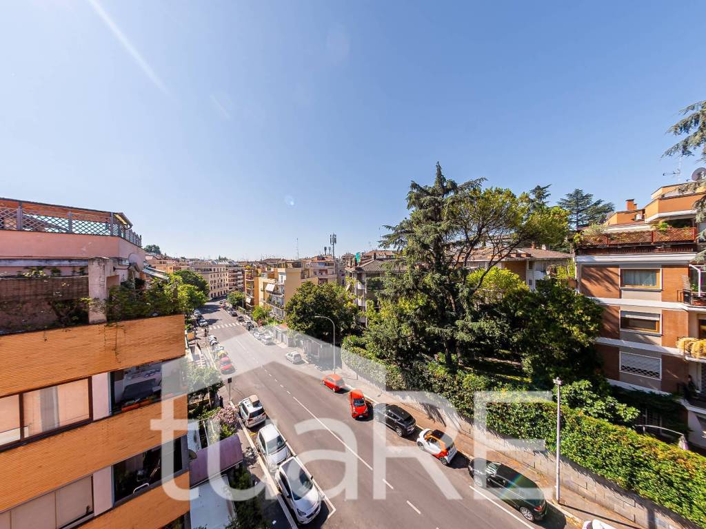 Vendita Attico in via Della Farnesina Roma. Buono stato, posto auto ...