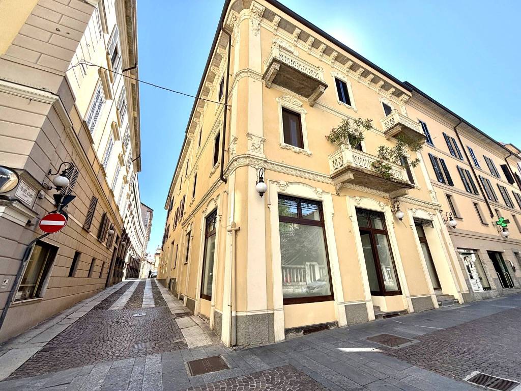 Attività commerciale corso Felice Cavallotti 31, Novara, Rif. 122394800 ...