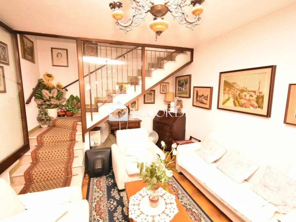 Vendita Villa bifamiliare in via Palù Sarmede. Buono stato ...