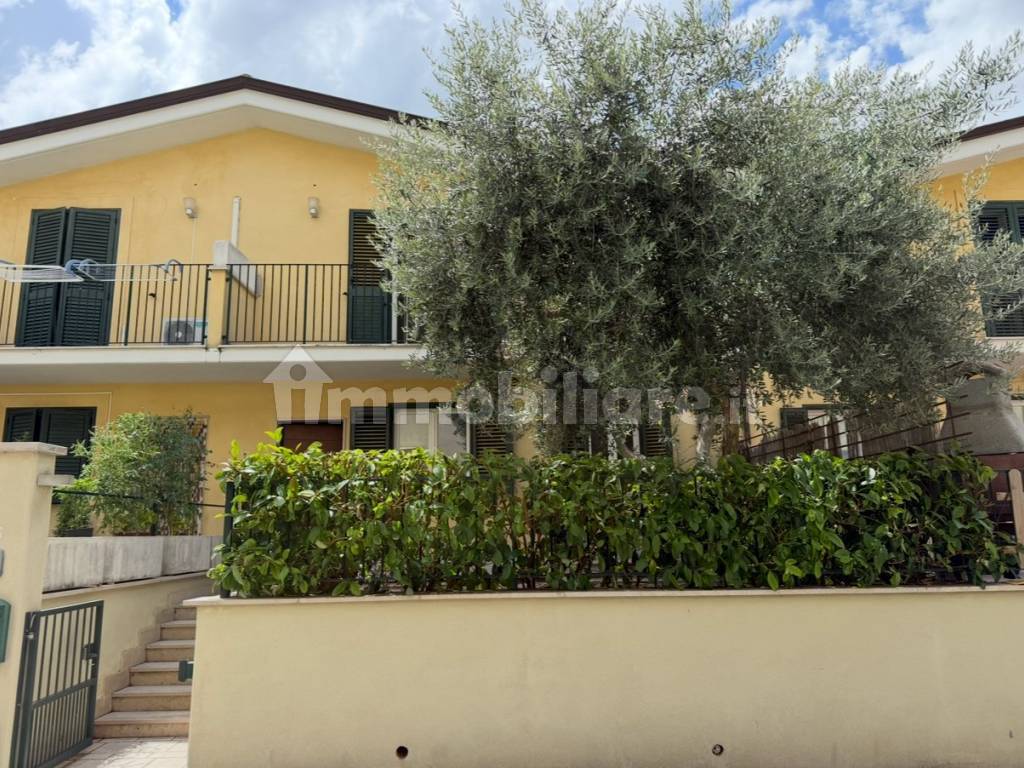 Vendita Villa a schiera in Strada Provinciale Salaria Vecchia 123 ...