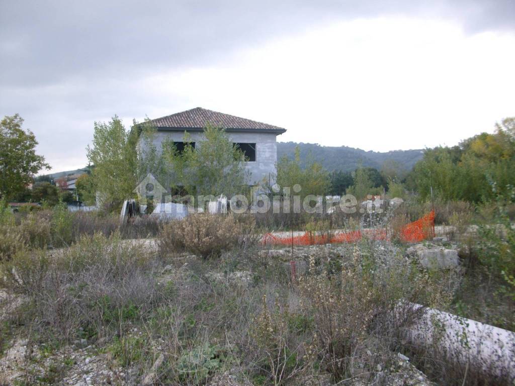 Asta per terreno edificabile residenziale, via Topino, Passaggio ...