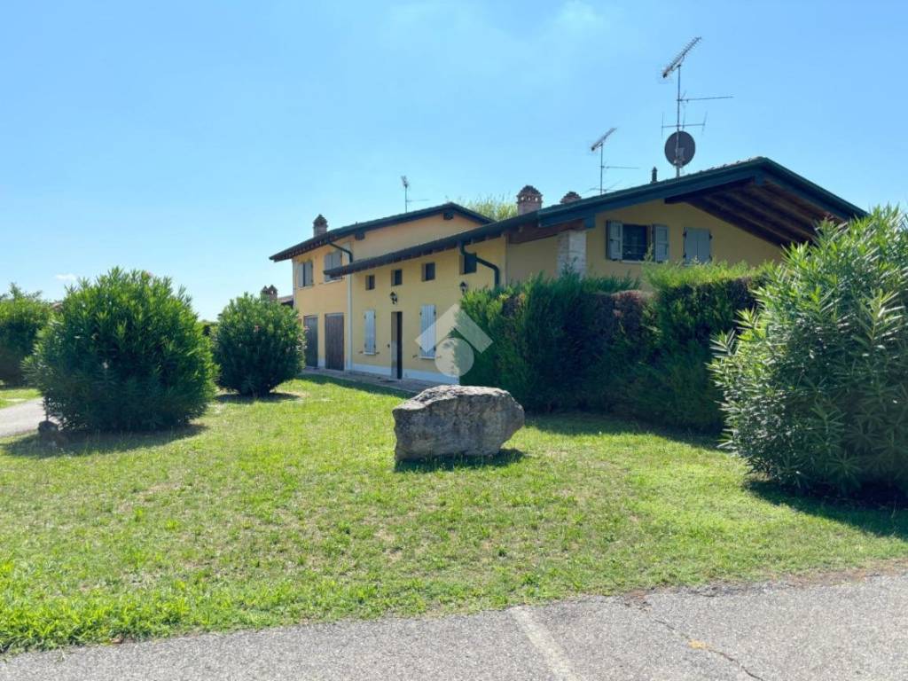 Vendita Appartamento Rodigo. Trilocale in via SP17 4. Buono stato ...