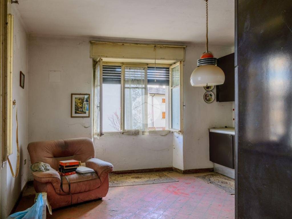 Vendita Villa bifamiliare in via Alerdo Alerdi 13 Negrar di Valpolicella. Da ristrutturare ...