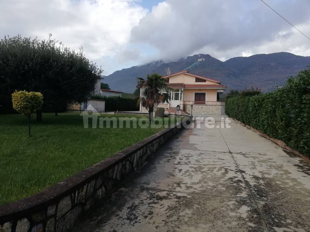 Sale Multi-family villa in Strada Vicinale Ove S'Inginocchia Presenzano ...