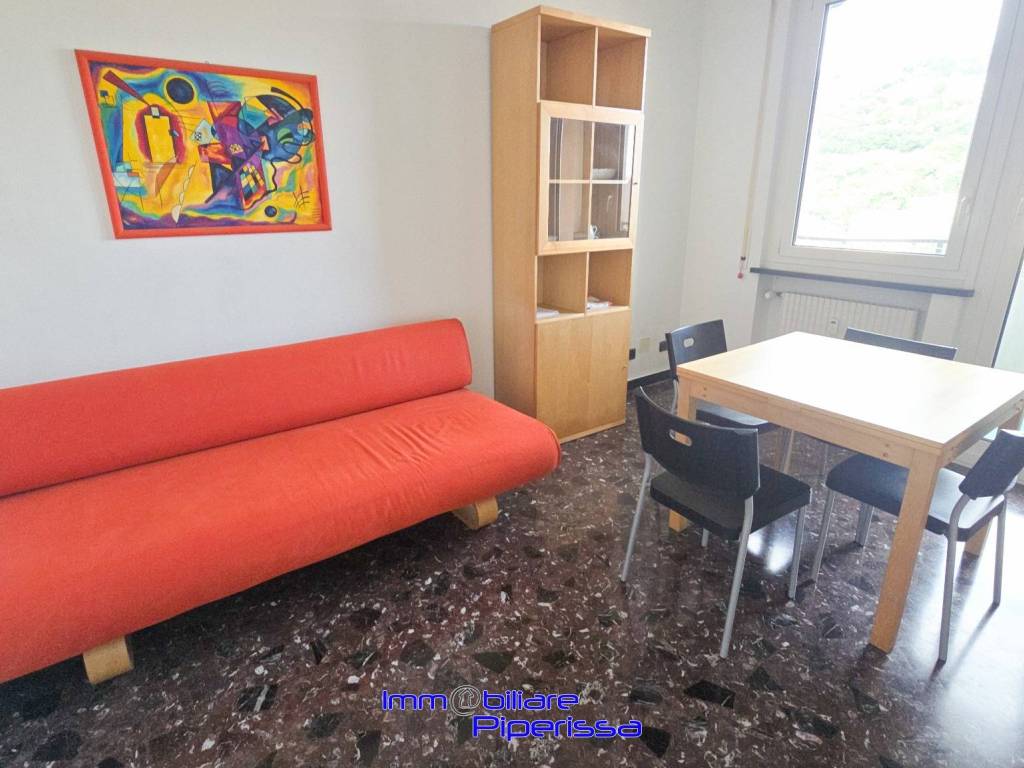 Affitto Appartamento Genova. Trilocale in via Davide Menini. Ottimo ...