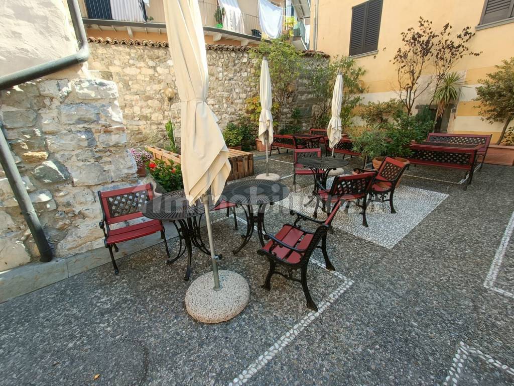 Bar via Parigi 3, Sarnico, Rif. 122527540 - Immobiliare.it