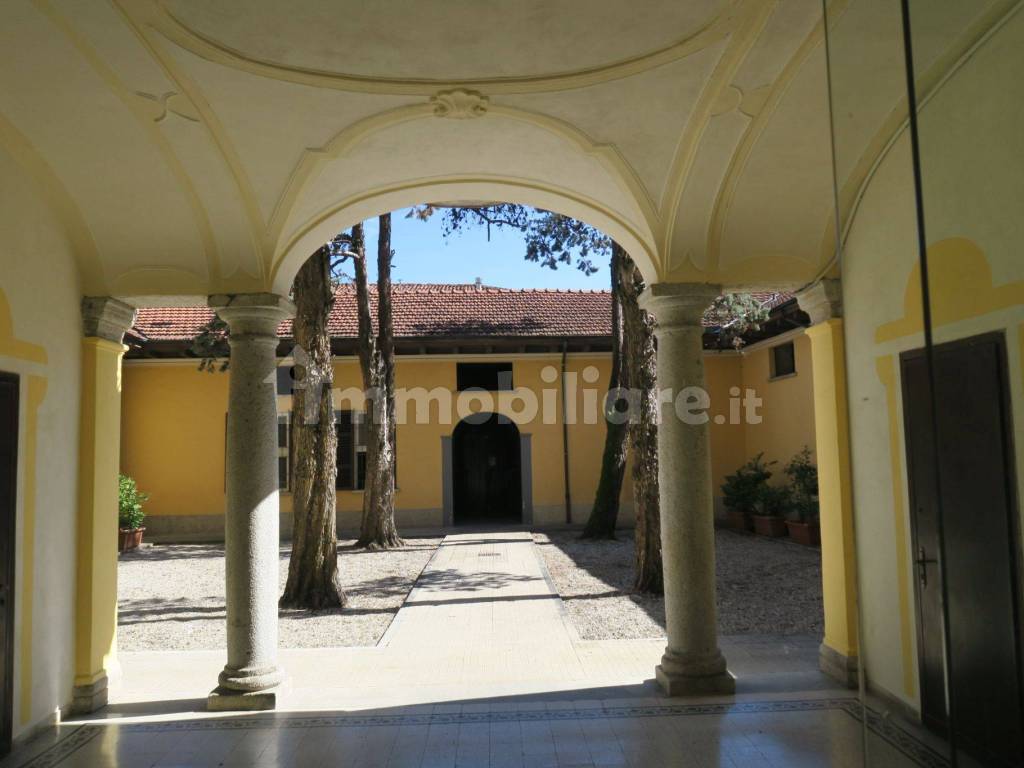 Affitto Appartamento Verbania. Trilocale in via Francesco Simonetta 25. Buono stato, secondo ...