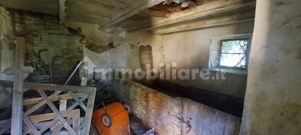 Vendita Rustico Serramazzoni. Da ristrutturare, 50 m², rif. 122531228