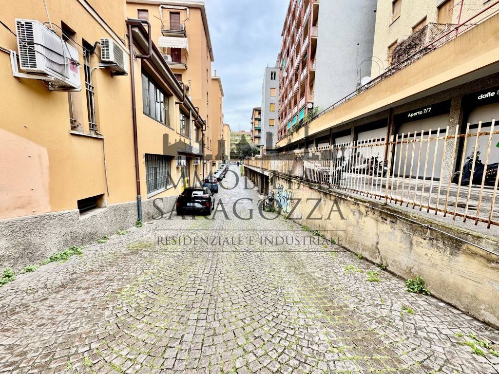 Magazzino - Deposito via Andrea Costa 131/2, Bologna, Rif. 122612628 ...