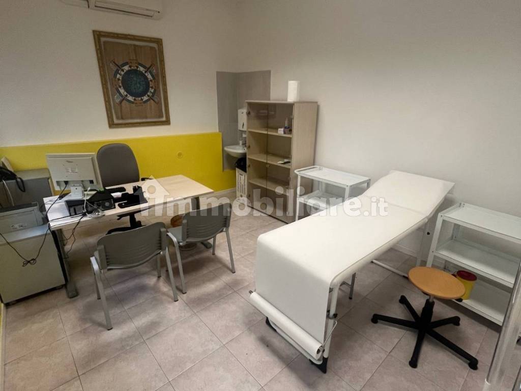 Ufficio - Studio via Gentile da Foligno 44b, Foligno, Rif. 122636972 - Immobiliare.it